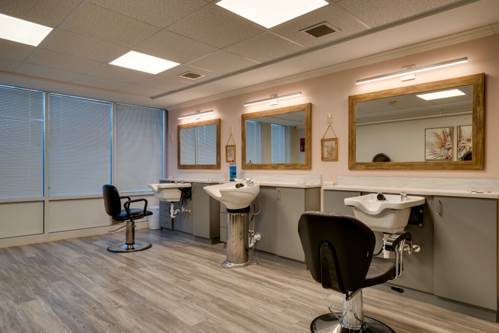 Skilled Nursing Home Photos Cromwell | Covenant Senior Living Cromwell